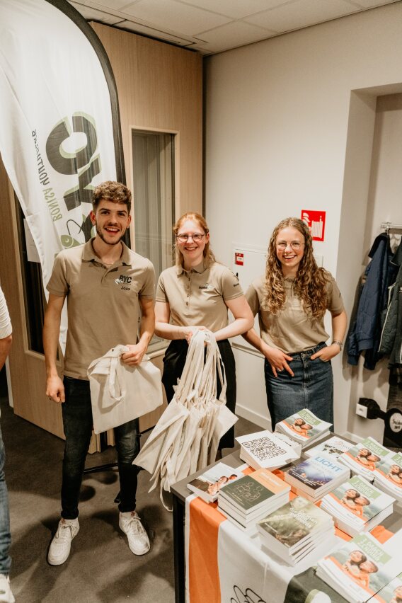 Bonisa - 50 jaar hart voor Azië » 1600 jongeren zingen in Katwijk in de ...